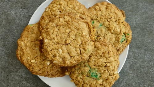 Done in a Flash Holiday Cookies in a Jar | RecipeLion.com