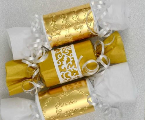 Golden Elegant Gift Wrapping Idea | DIYIdeaCenter.com