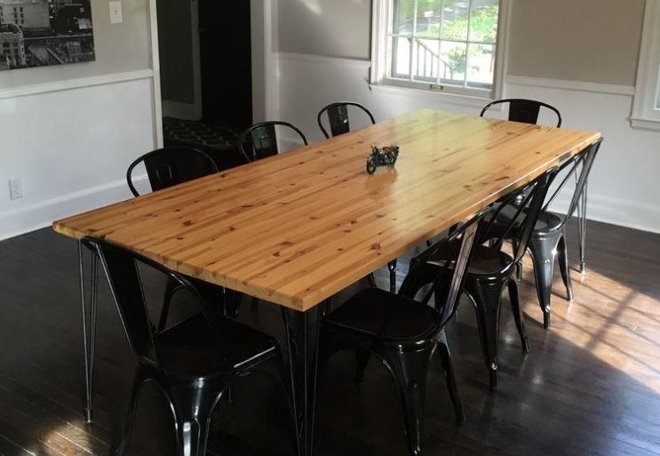 Wall Stud DIY Wood Table | DIYIdeaCenter.com