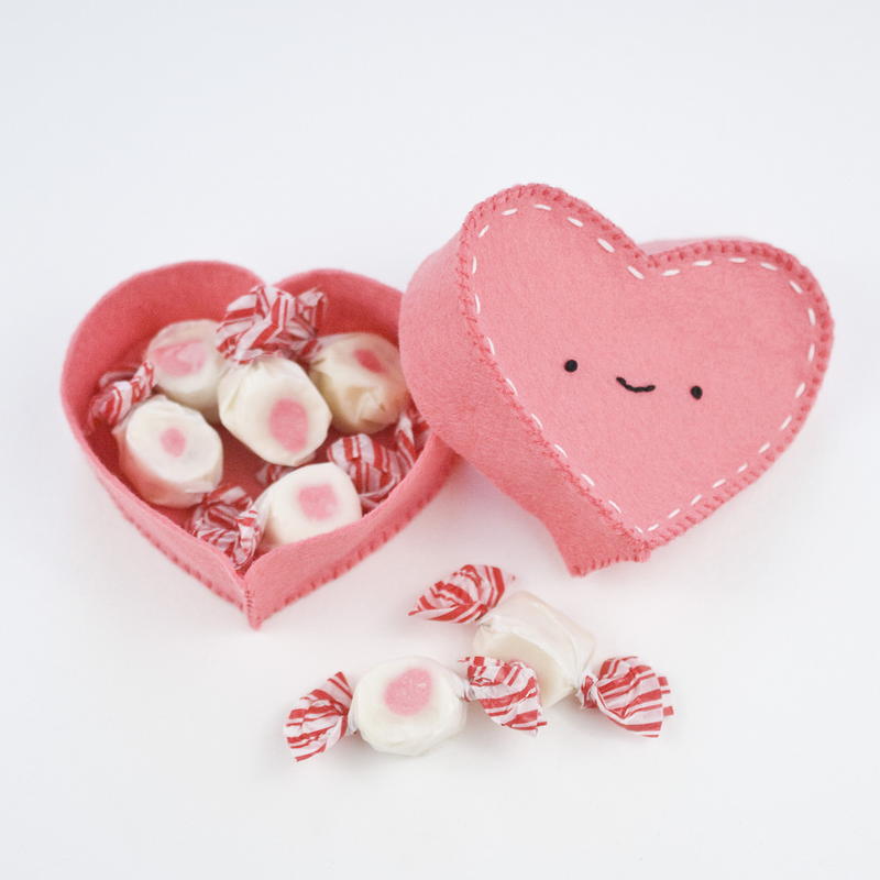 Valentine's Day Heart Box | FaveCrafts.com