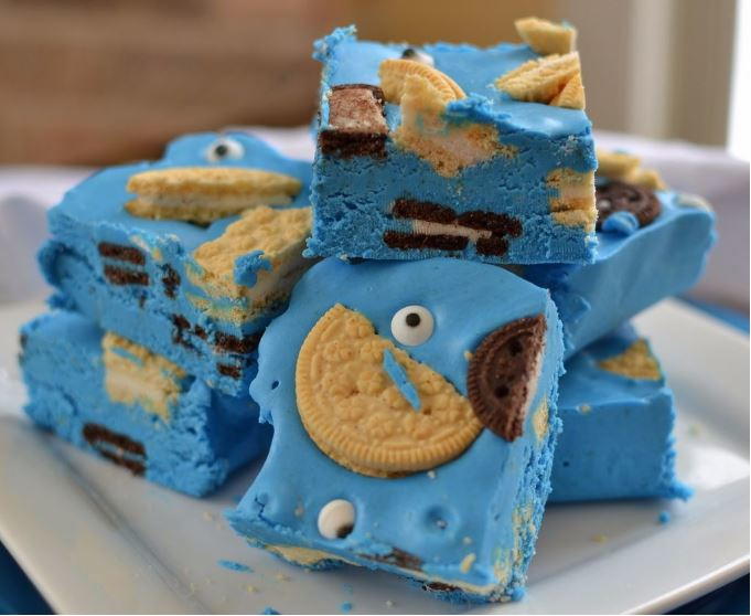 Cookie Monster Fudge | RecipeLion.com