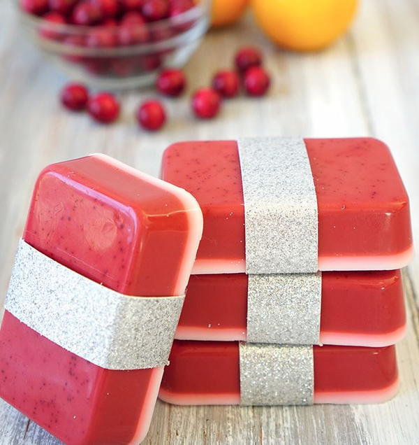 10 Minute Cranberry Orange DIY Soap Recipe | DIYIdeaCenter.com