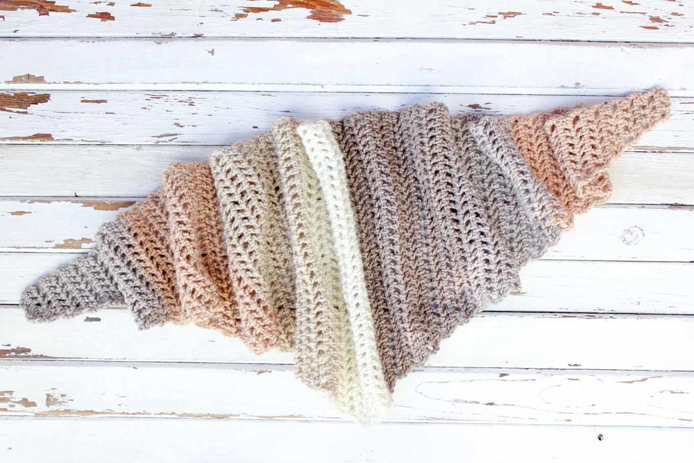 Caron Cakes Desert Wind Scarf | AllFreeHolidayCrafts.com