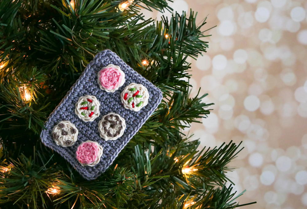 Christmas Cookies Ornament | AllFreeCrochet.com