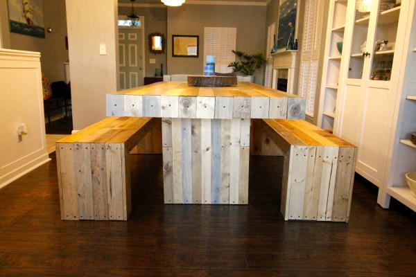 DIY Reclaimed Wood Dining Room Table | DIYIdeaCenter.com
