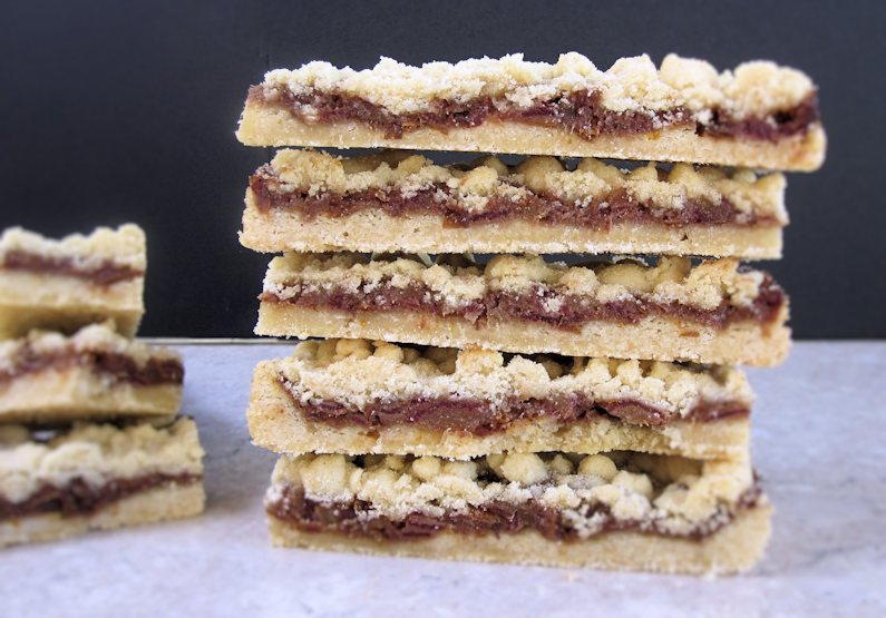 Date Shortbread Bars | TheBestDessertRecipes.com