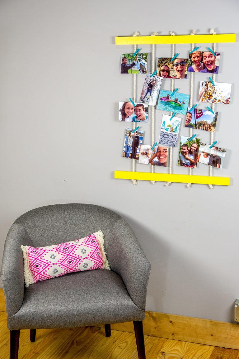 DIY Simplistic Photo Display | DIYIdeaCenter.com