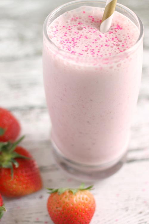 Strawberry Vanilla Breakfast Milkshake | FaveHealthyRecipes.com
