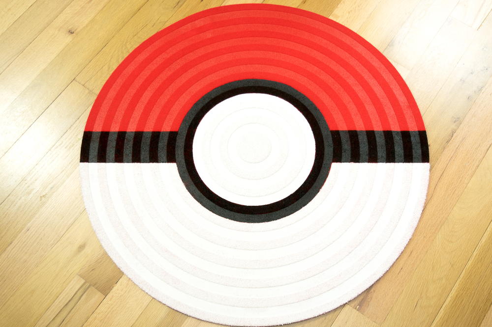 DIY Pokeball Rug | DIYIdeaCenter.com