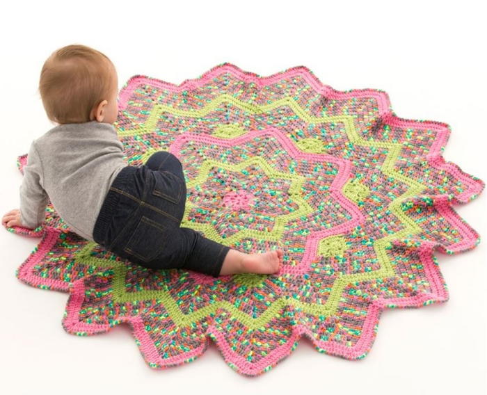 Sunburst Round Baby Afghan | AllFreeCrochetAfghanPatterns.com