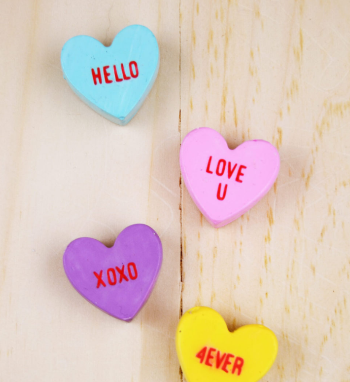 Adorable DIY Conversational Heart Magnets | DIYIdeaCenter.com