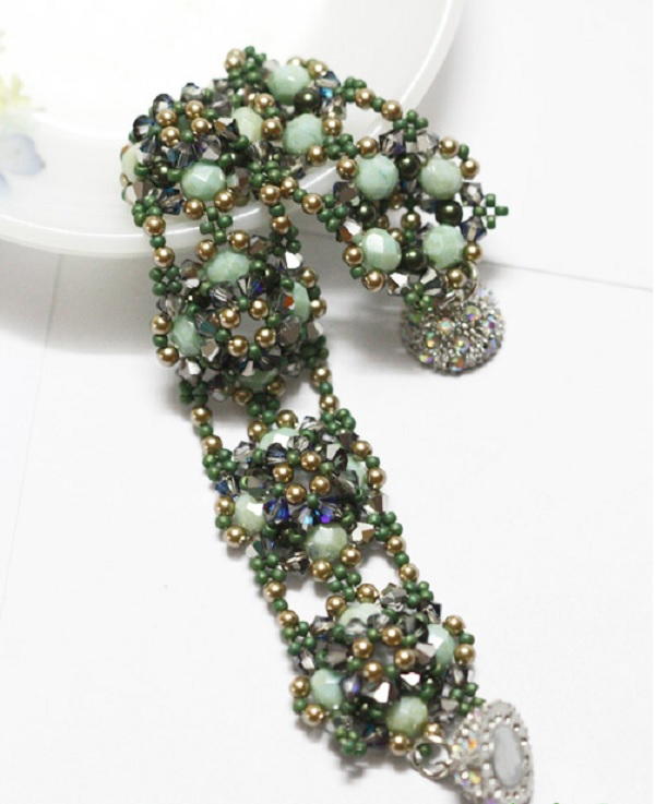 Russian Chevron Chain | AllFreeJewelryMaking.com