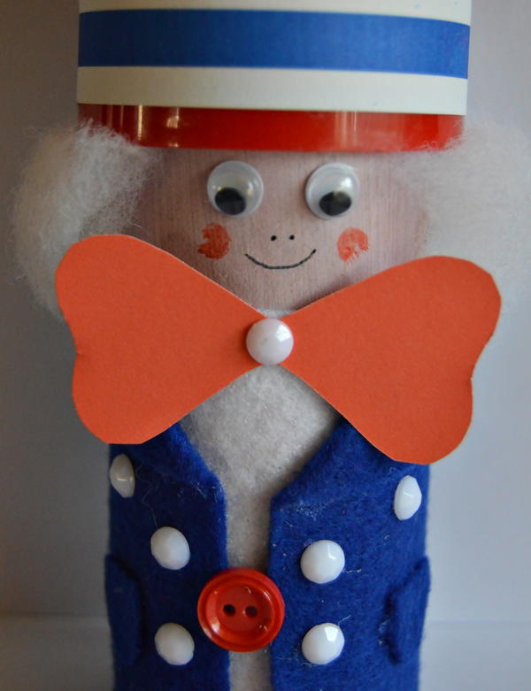 Uncle Sam Toilet Roll Craft | AllFreeHolidayCrafts.com