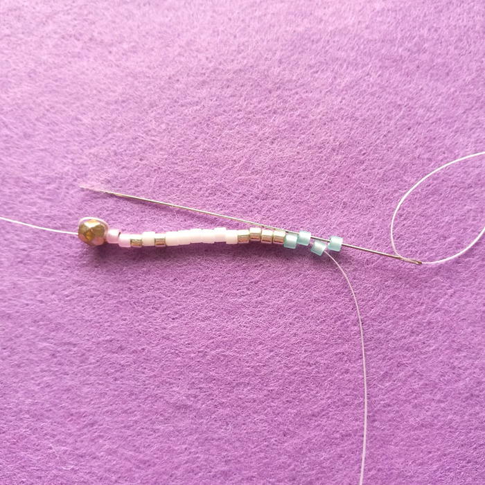 Pastel Waves Peyote Stitch Pattern | AllFreeJewelryMaking.com