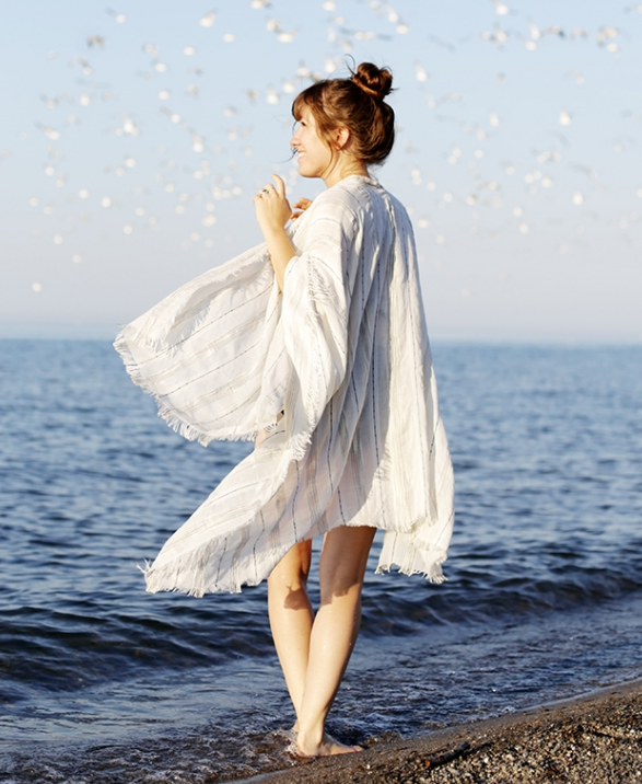 Striped DIY Beach Cover-Up | DIYIdeaCenter.com