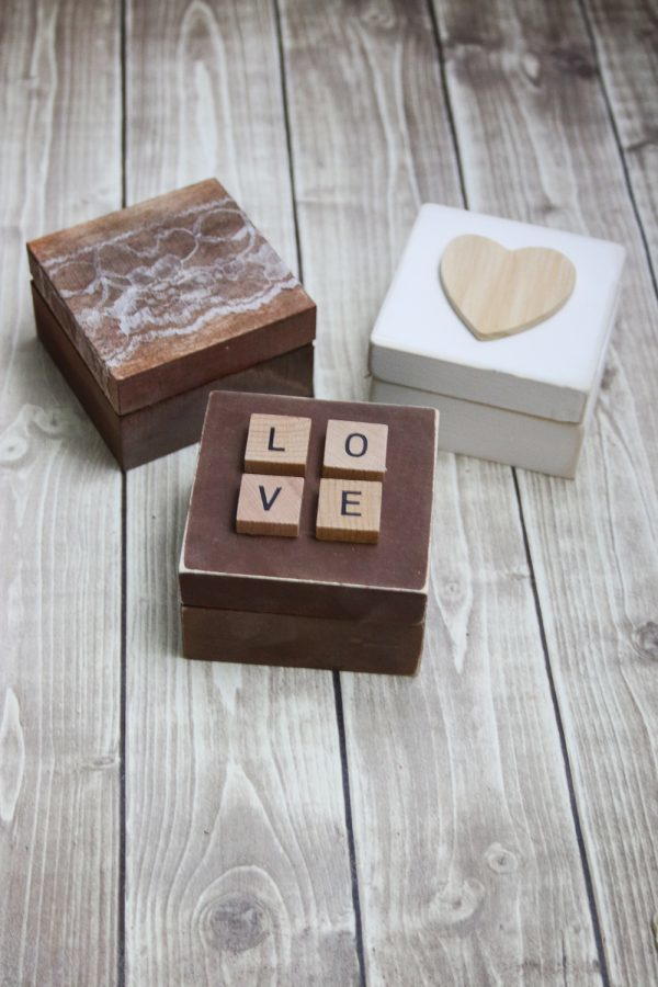Rustic DIY Ring Box | AllFreeDIYWeddings.com