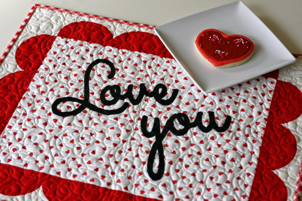 Love You Valentines Day Placemat | FaveQuilts.com