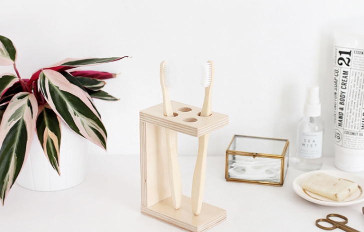 Wooden DIY Toothbrush Holder | DIYIdeaCenter.com