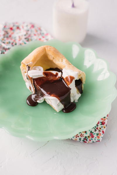 Fluffy Cream Puff Cake | RecipeLion.com