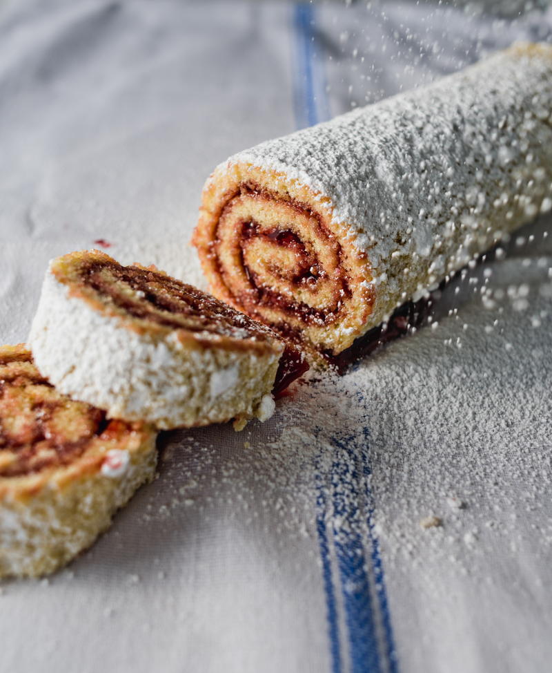 Raspberry Jelly Roll | RecipeLion.com