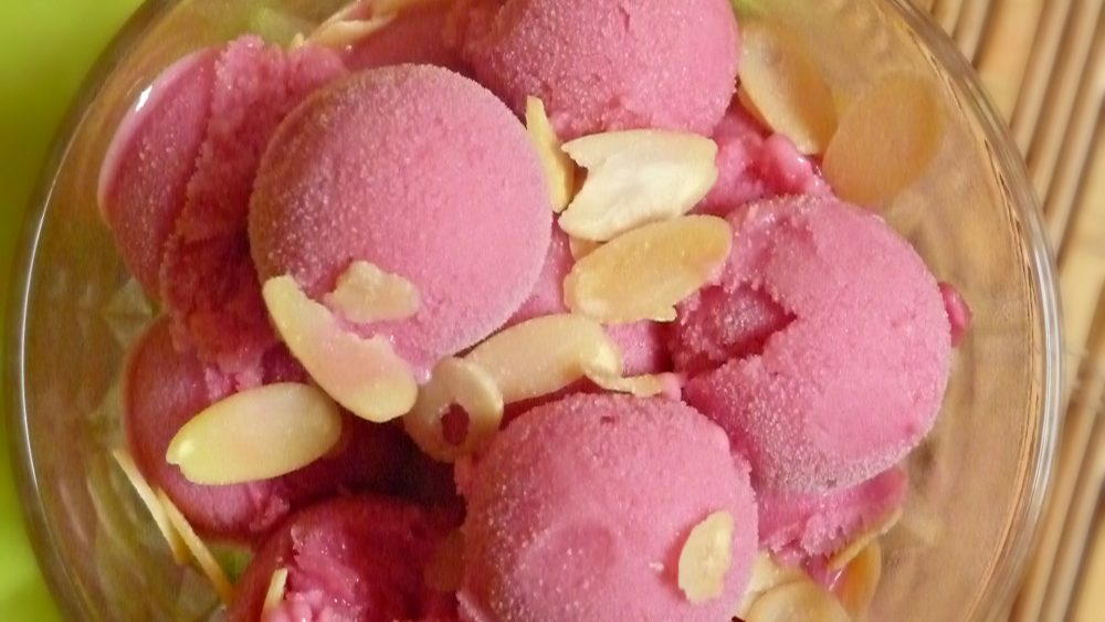 Raspberry Greek Yogurt Ice Cream | TheBestDessertRecipes.com