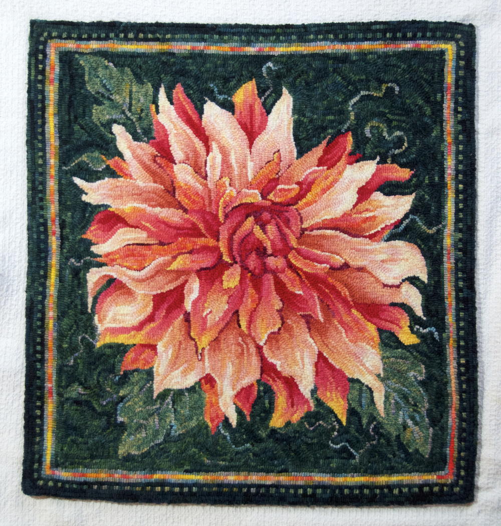 Dahlia | rughookingmagazine.com