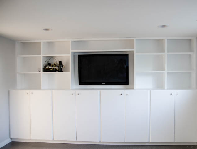 Huge DIY Built-in Shelving Unit | DIYIdeaCenter.com