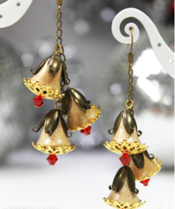 Australian Bush Christmas Earrings | AllFreeJewelryMaking.com