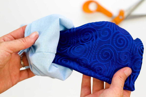 Hanukkah DIY Wine Bag | AllFreeSewing.com