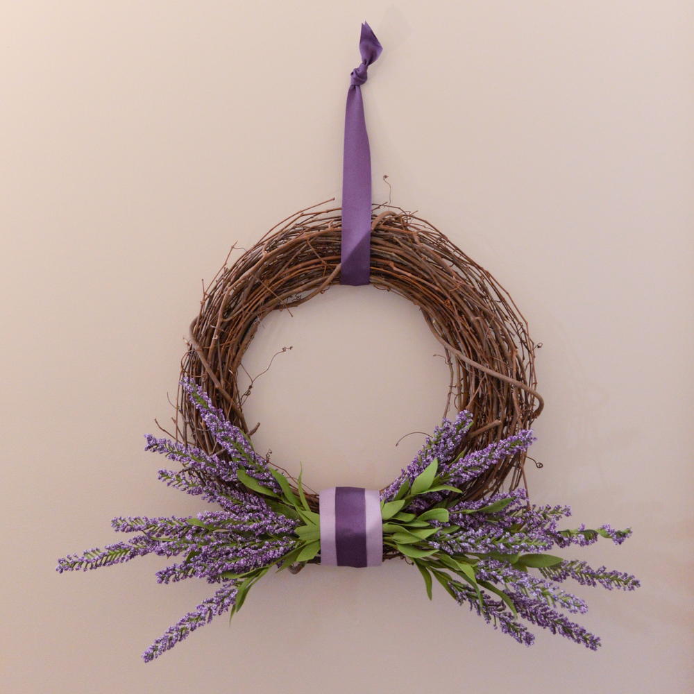 DIY 5-Minute Rustic Wreath | AllFreeHolidayCrafts.com