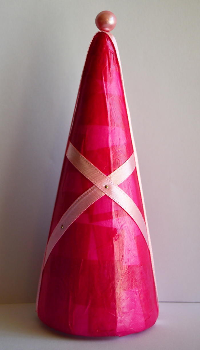 Hot Pink Tabletop Trees Centerpiece | AllFreeChristmasCrafts.com