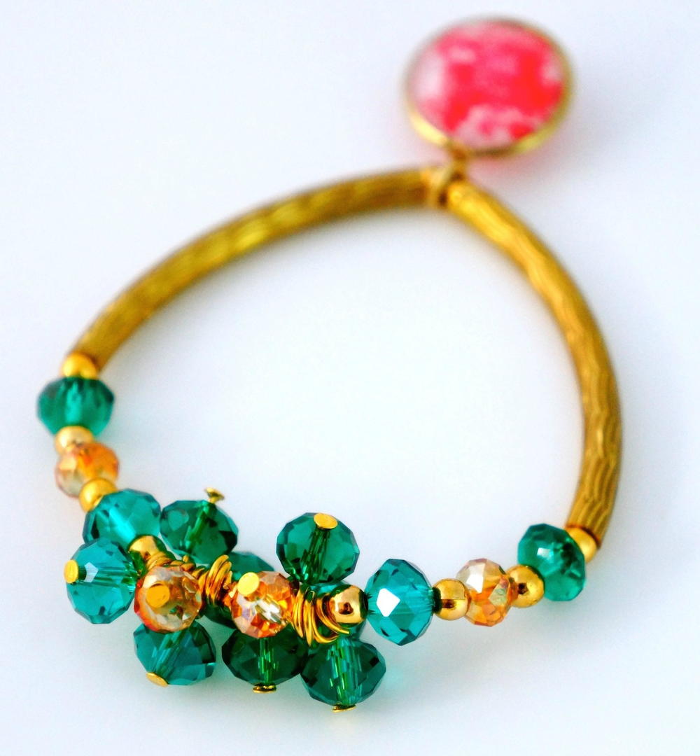 Cluster of Crystals DIY Bracelet | AllFreeJewelryMaking.com