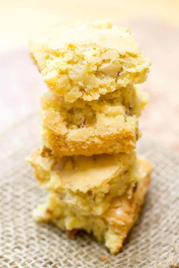 Almond Delights Cookie Bar | RecipeLion.com