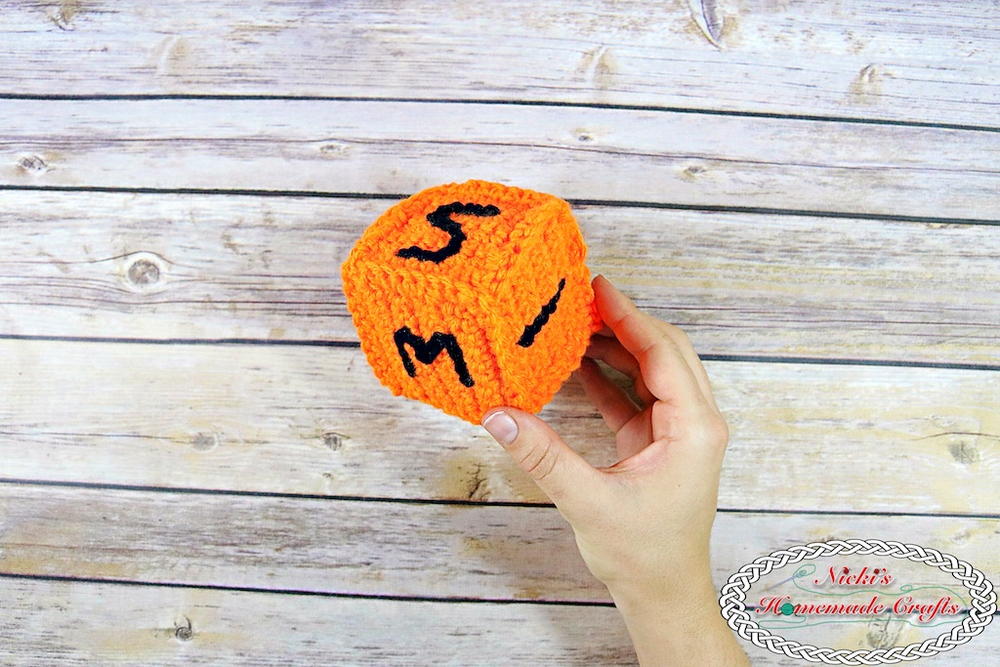 Sturdy Numbered Die with Foam Block | AllFreeCrochet.com