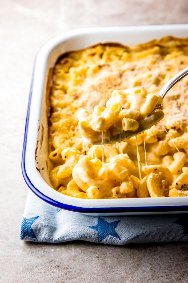 Creamy Homemade Baked Mac and Cheese | RecipeLion.com