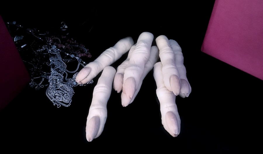 Zombie fingers | TheBestDessertRecipes.com