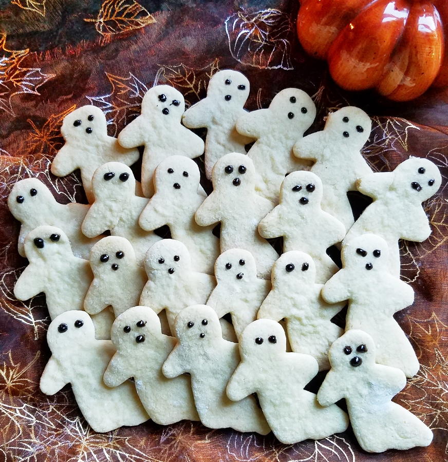 Sugar Ghosts | RecipeLion.com