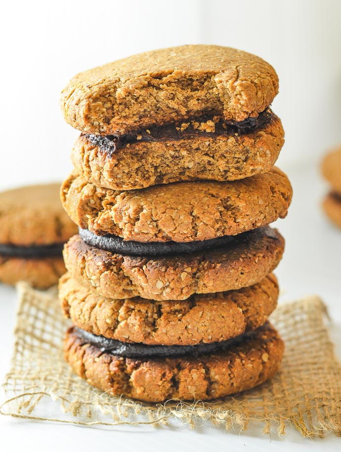 Healthy Pumpkin Ginger Date Cookies | FaveHealthyRecipes.com