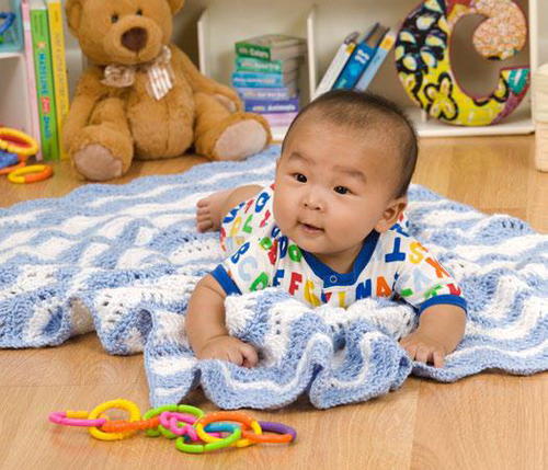 Two-Color Ripple Waves Baby Blanket | FaveCrafts.com