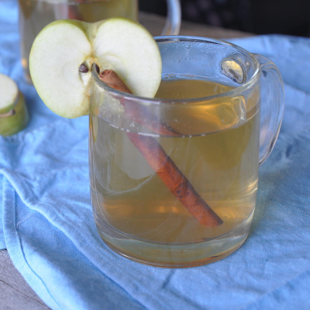 Apple Ginger Hot Toddy | RecipeLion.com