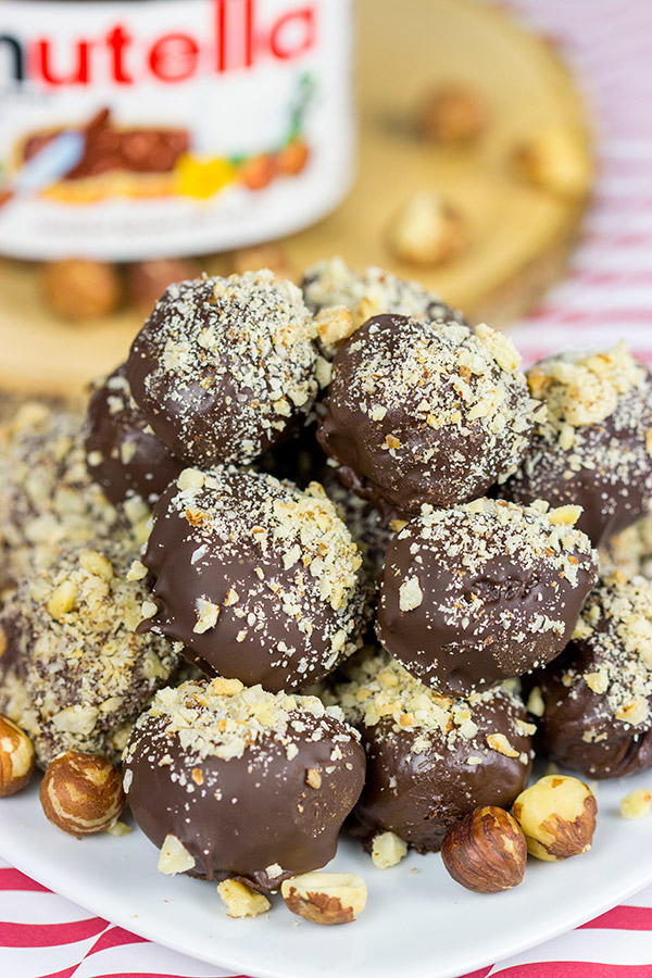 Nutella Truffles | TheBestDessertRecipes.com