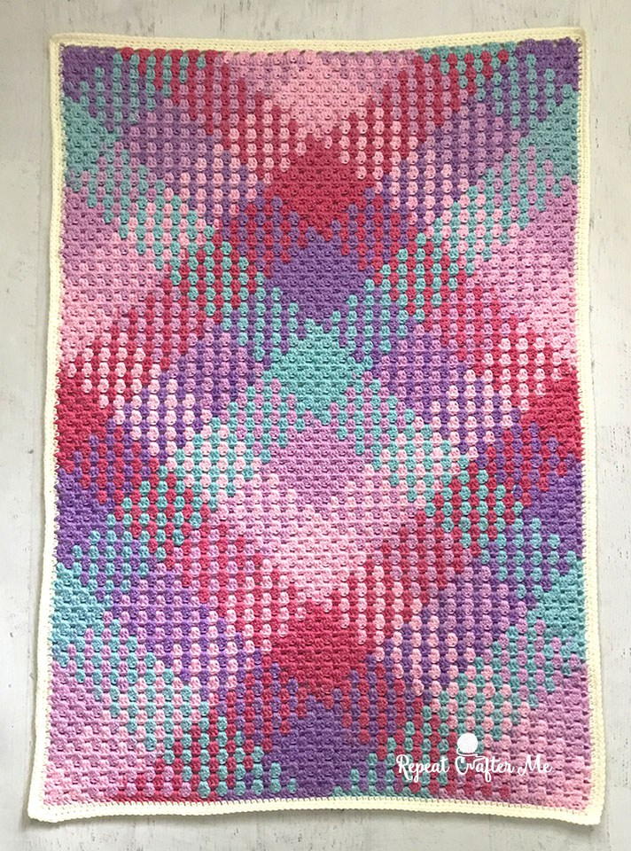Valentine's Day Color Pooling Throw | AllFreeCrochetAfghanPatterns.com