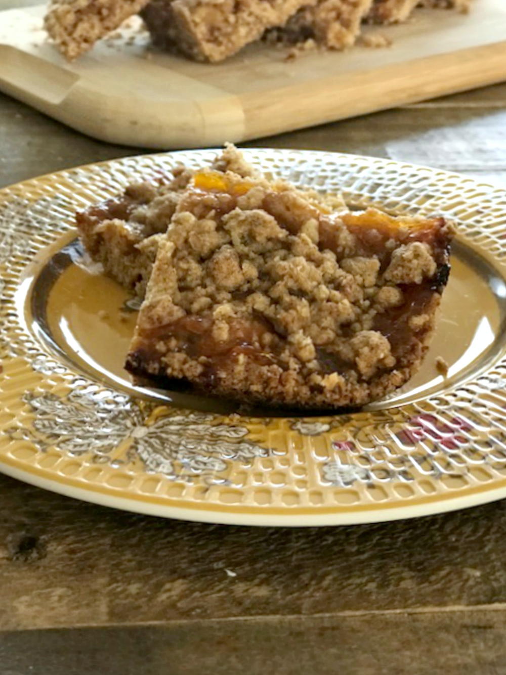 Simple Fruity Crumble Bars | FaveSouthernRecipes.com