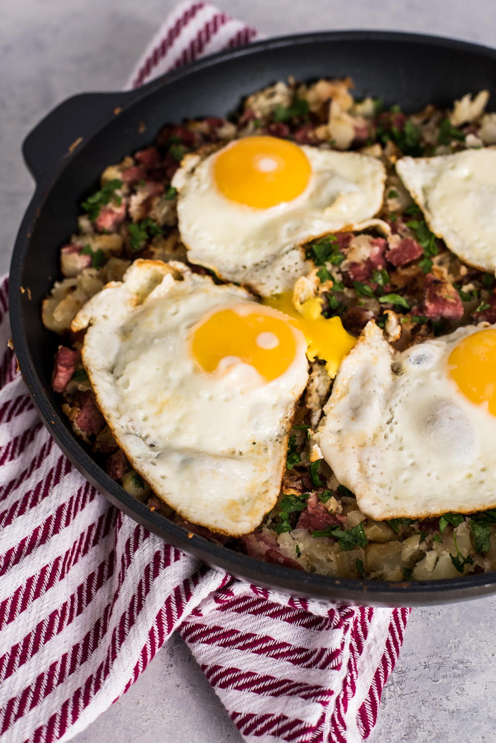 Classic Corned Beef Hash | RecipeLion.com