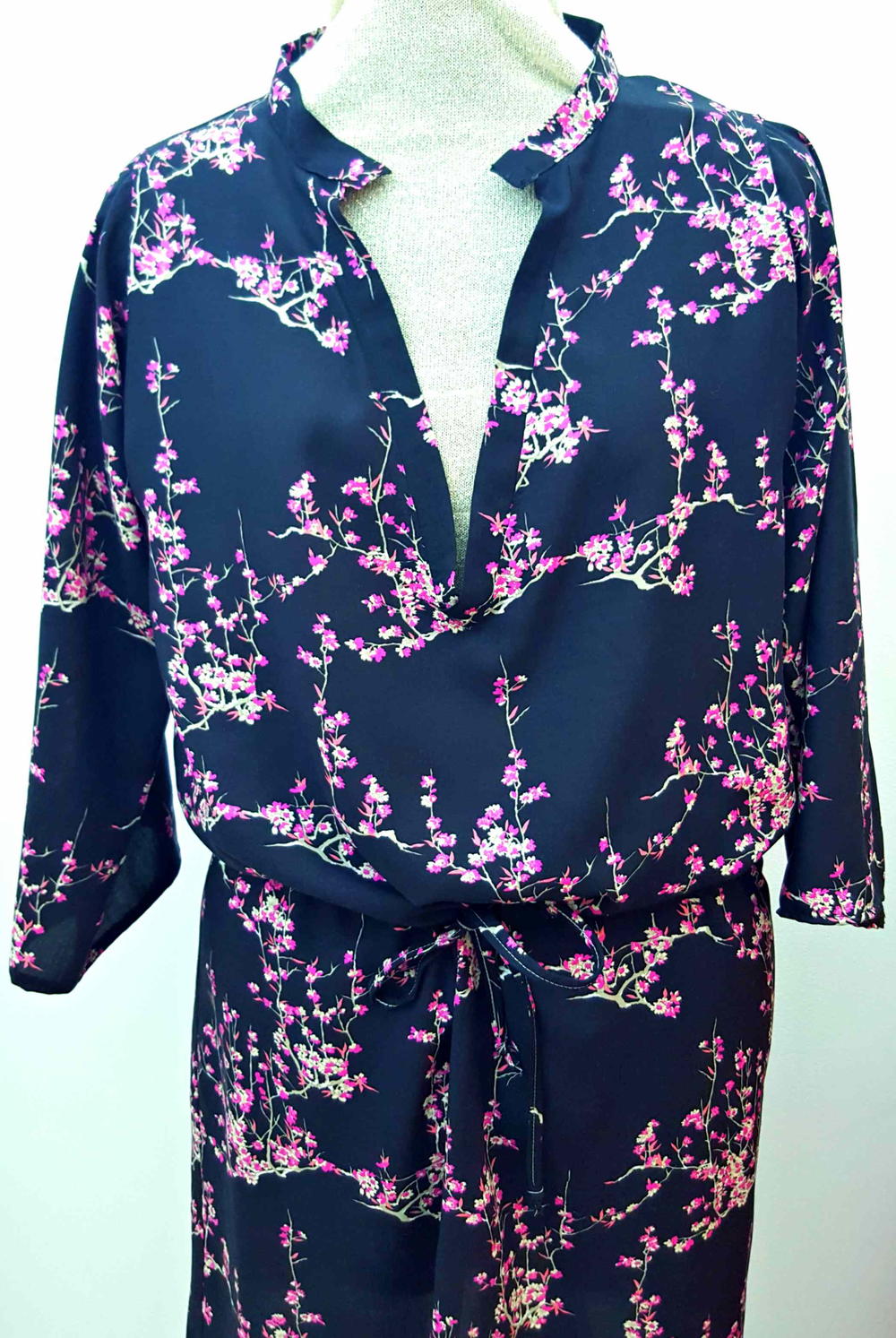 How to Sew a V Neck | FaveCrafts.com