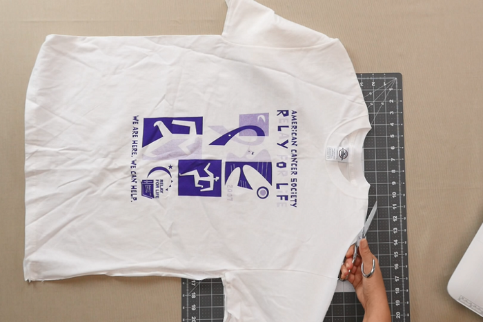 Easy T-Shirt Quilt (Video Tutorial) | FaveQuilts.com