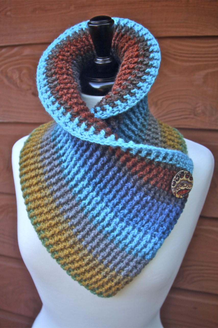 Sassy Autumn Ribbed Cowl | AllFreeCrochet.com
