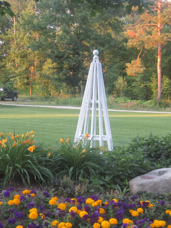 DIY Garden Pyramid Trellis | DIYIdeaCenter.com