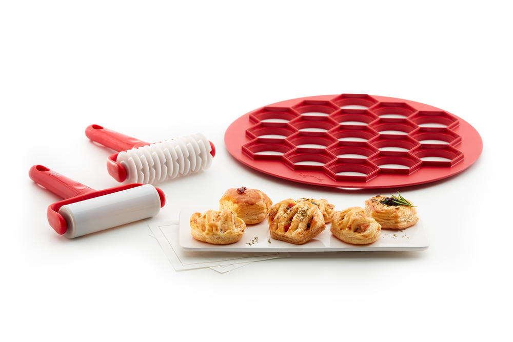 Lekue Mini Pie Making Kit | FaveSouthernRecipes.com