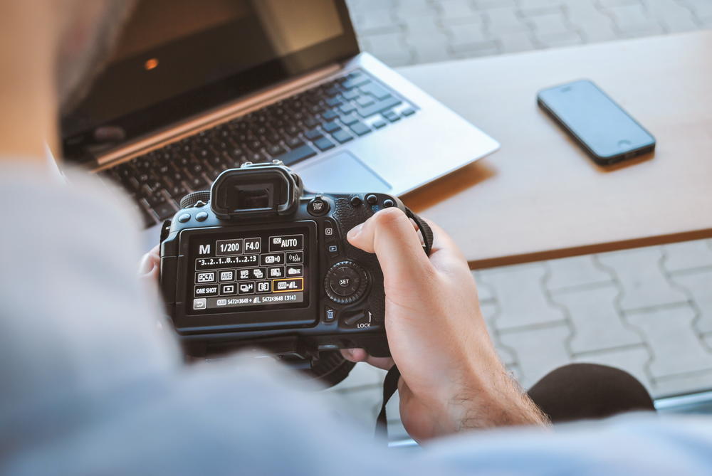 How To Start Vlogging And Make Money 1544